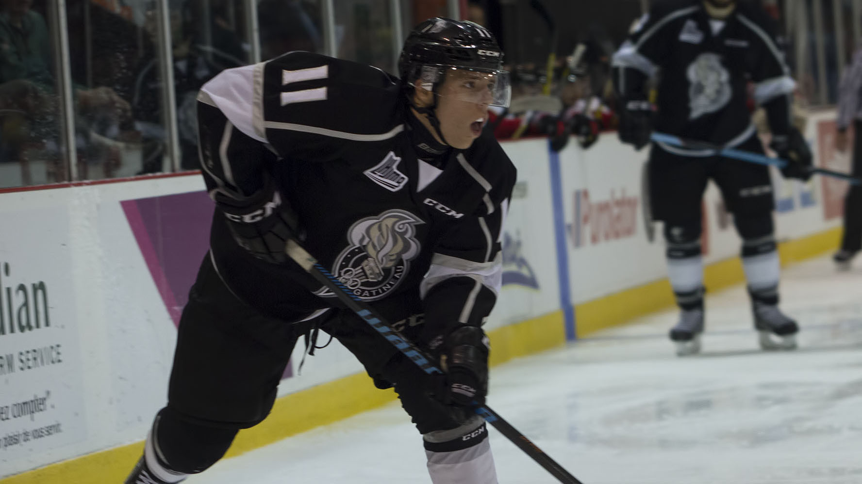 Abramov inscrit 3 buts en 2e, Les Olympiques l'emportent 6-2 face aux ...