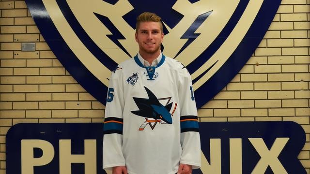 Jérémy Roy signe un premier contrat professionnel avec les Sharks de ...